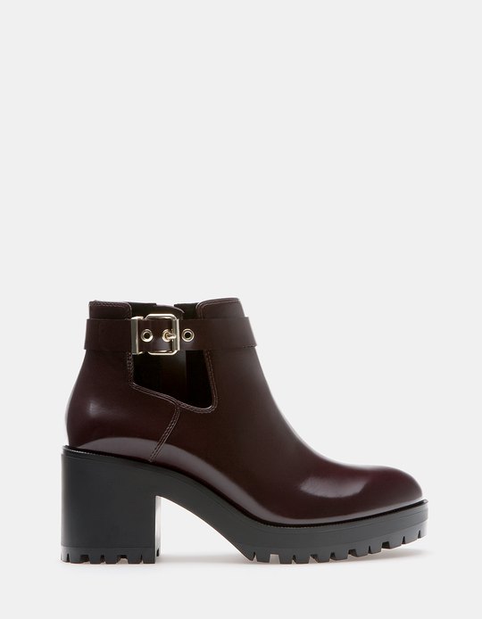 BOTAS Y BOTINES - MUJER | Stradivarius España