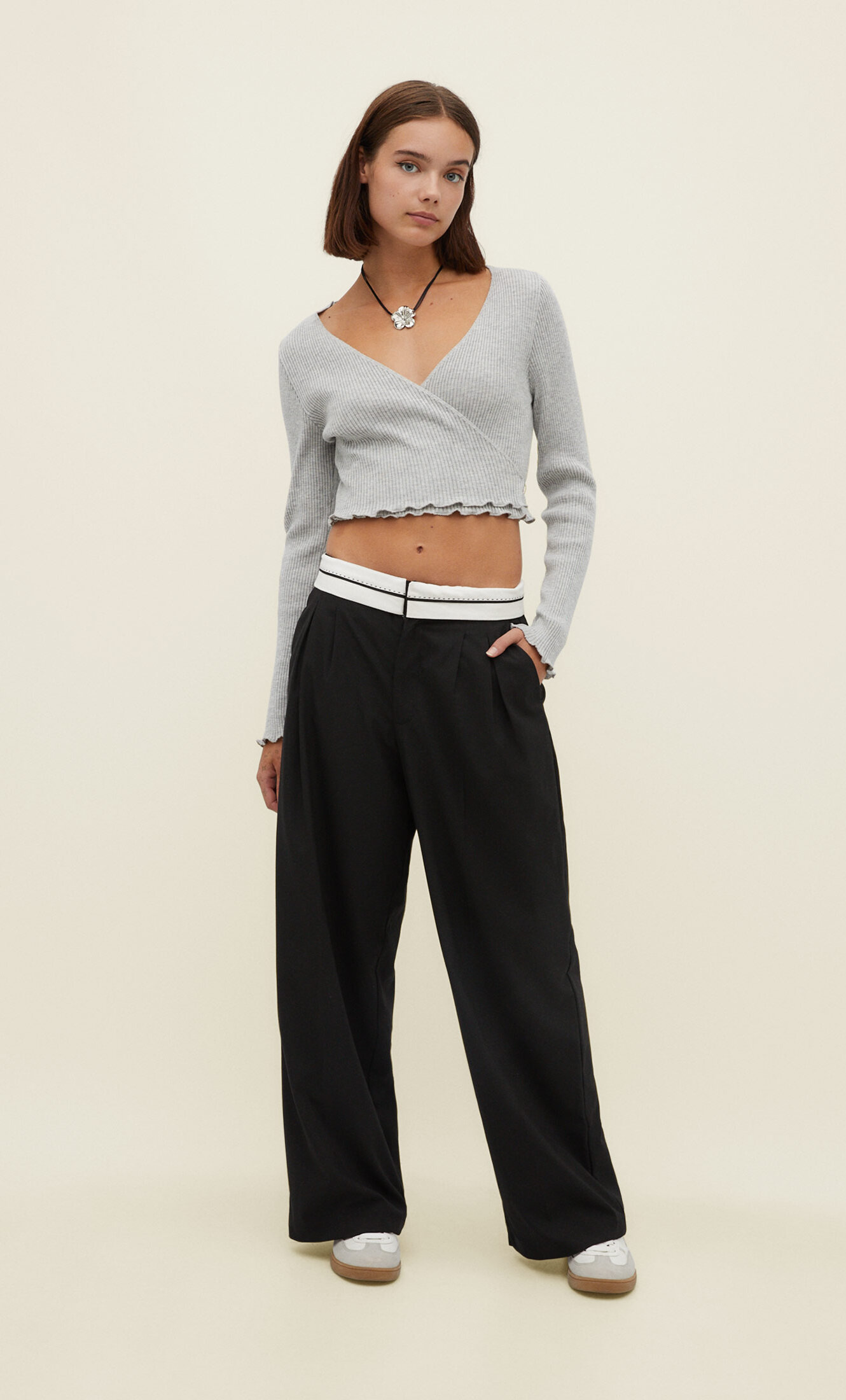 Trousers for women | Winter fashion 2023 | Stradivarius Turkey