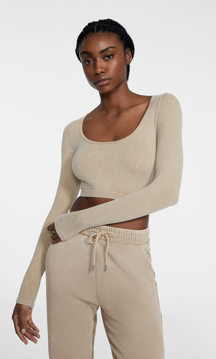 Ženske Topovi i majice | Moda Zima 2023 | Stradivarius Srbija