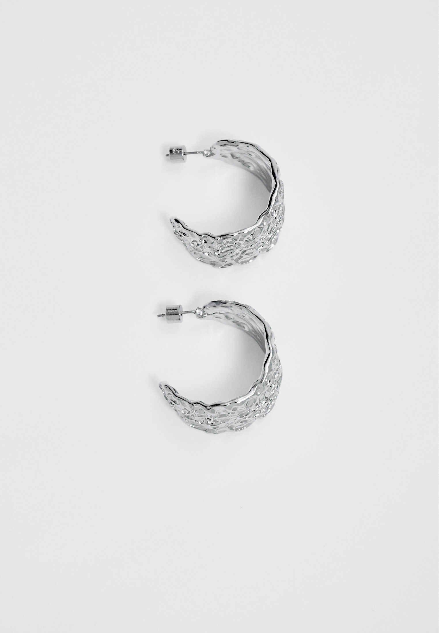 pendiente-aro-textura-moda-de-mujer-stradivarius-colombia