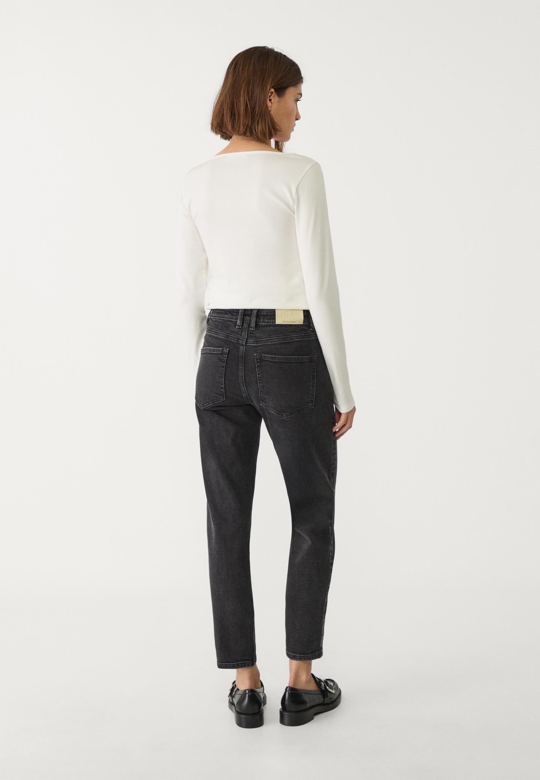 Stradivarius mom jeans store
