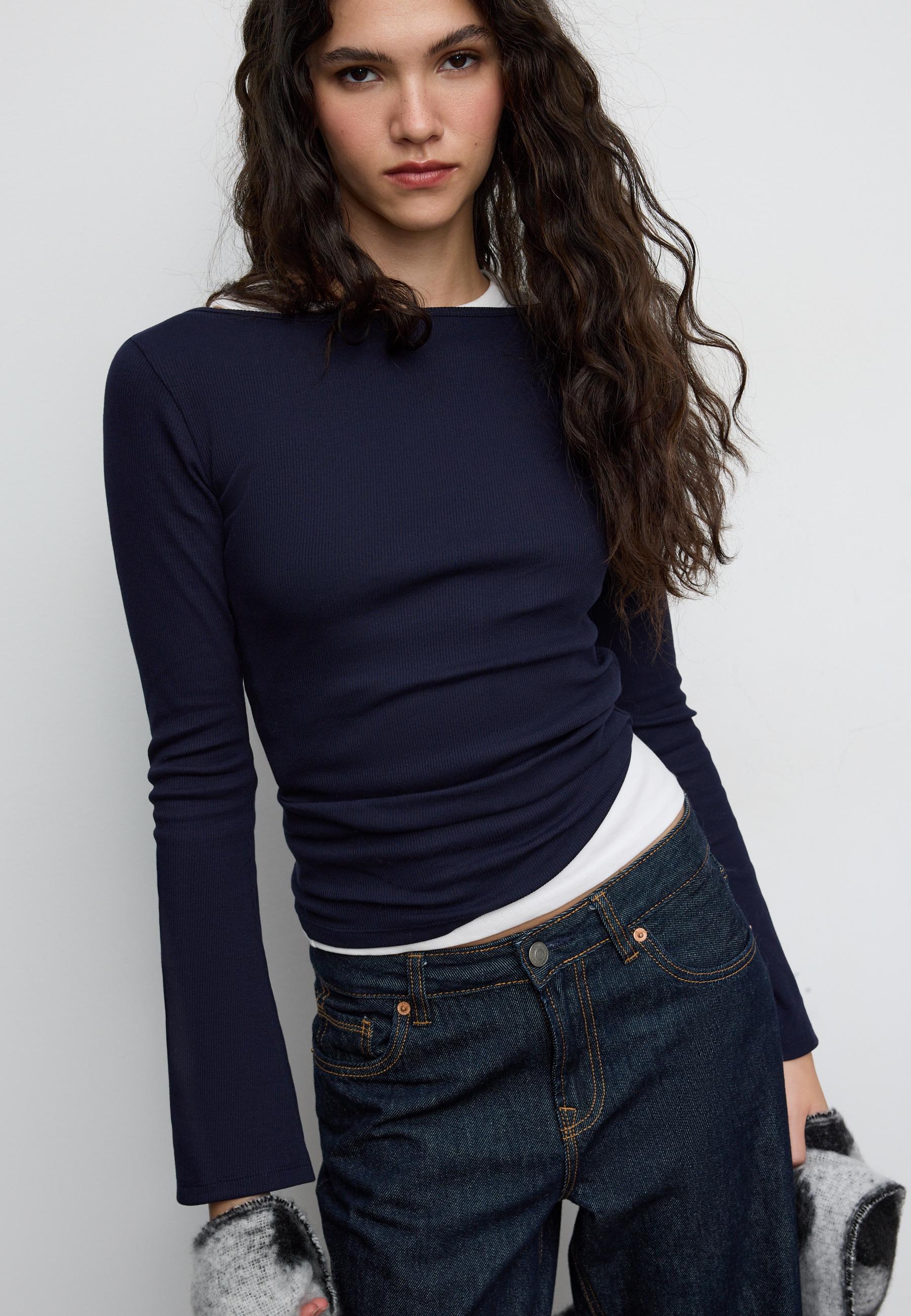 Maglietta basic a maniche svasate - Moda da donna | Stradivarius Italia