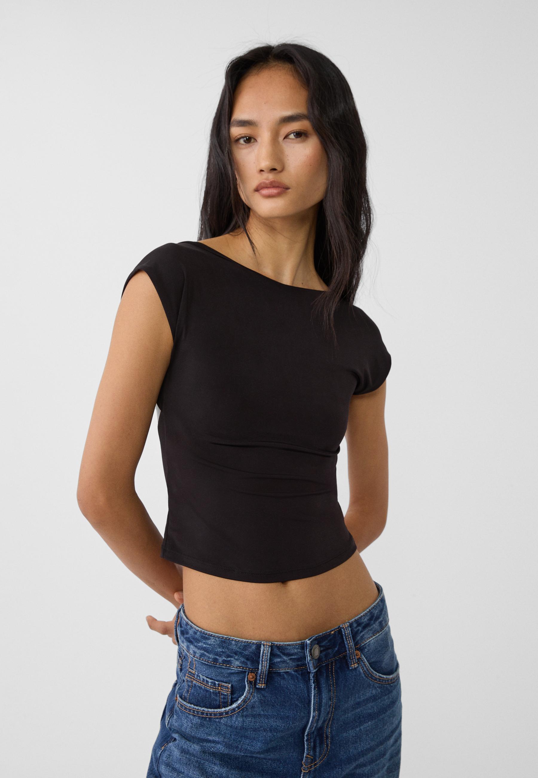 Open-back T-shirt - Women's fashion | Stradivarius United States