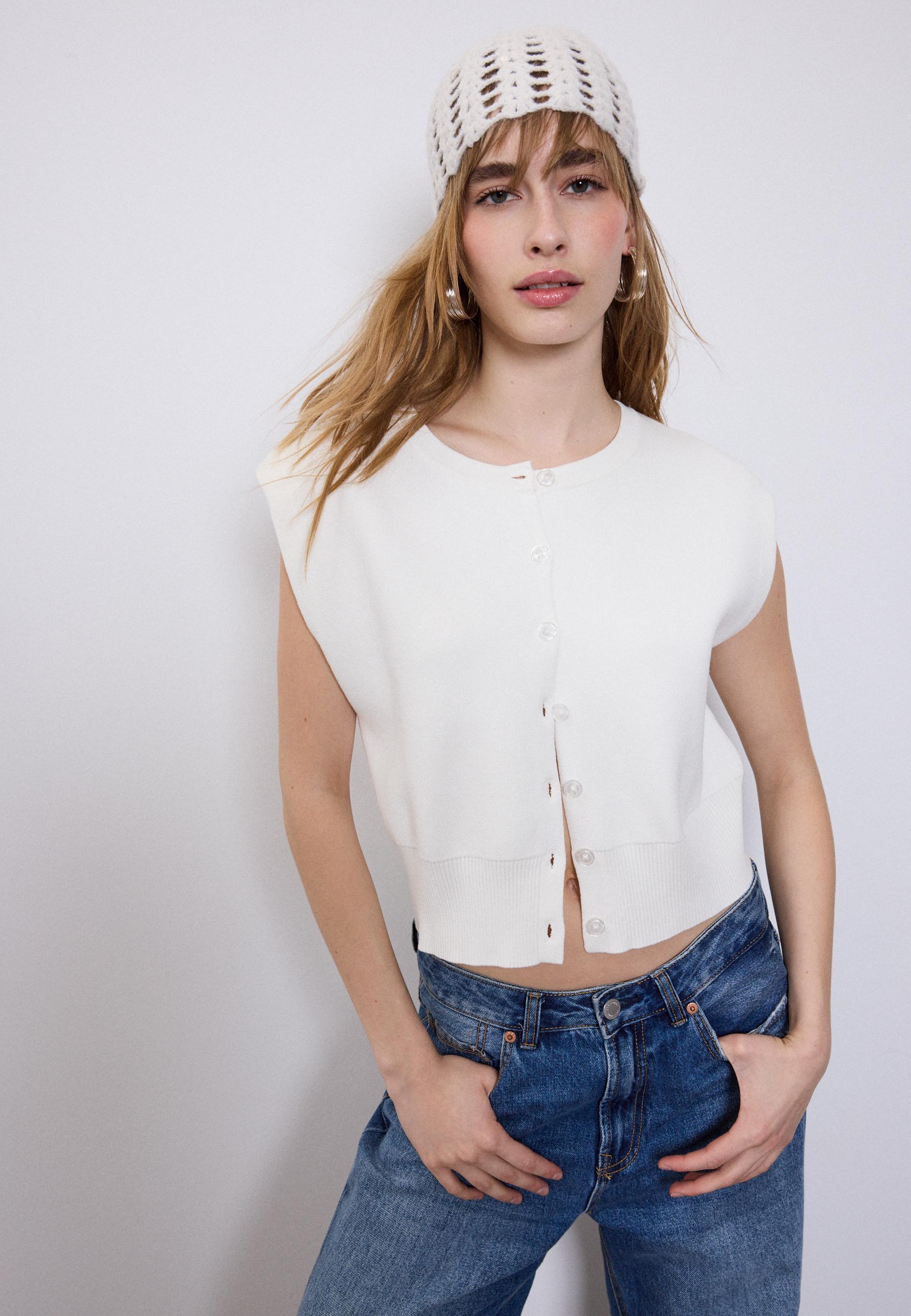 Knit vest with padded shoulders - Women's fashion | Stradivarius United ...